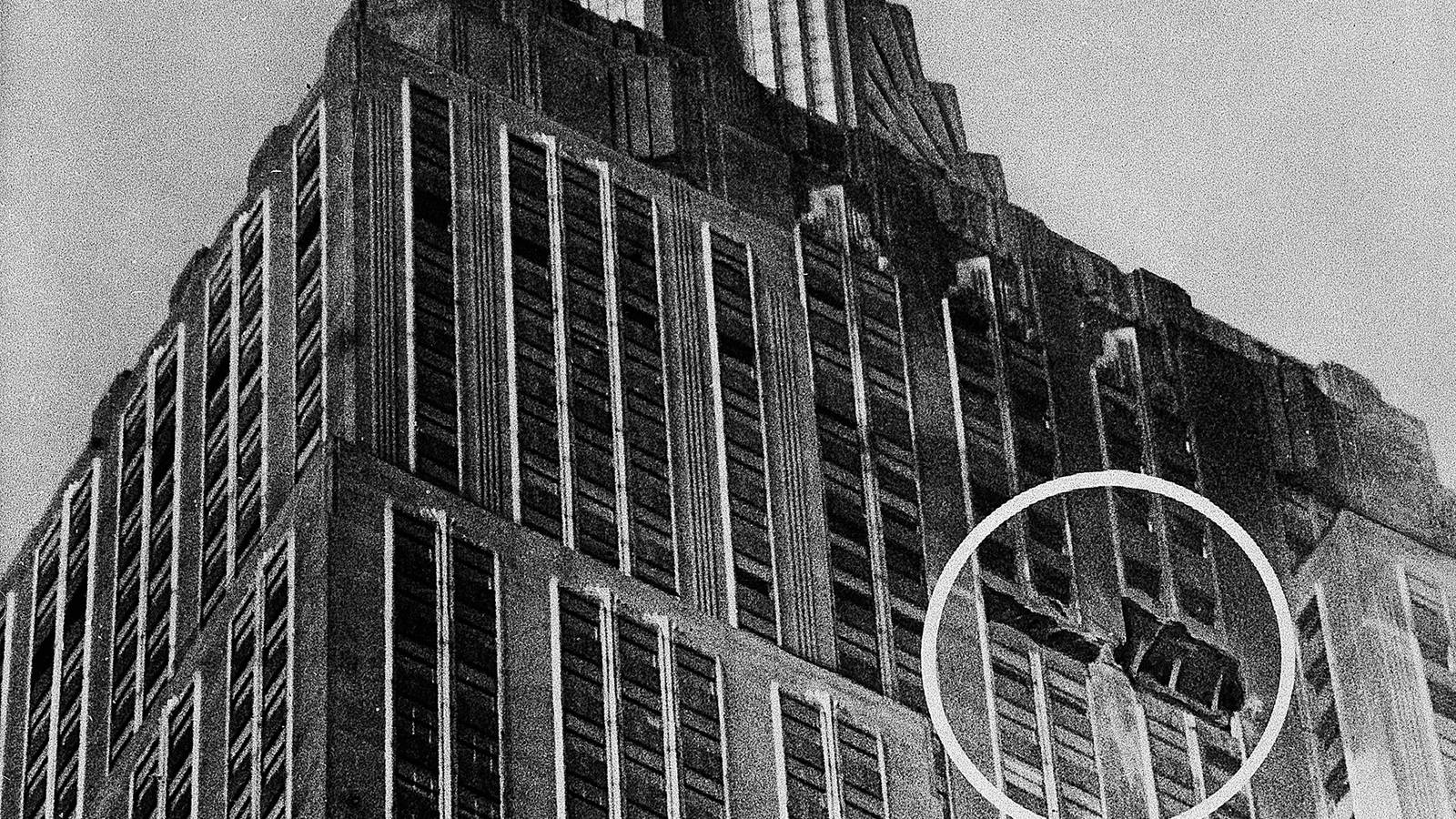 The Time an Army Bomber Crashed into the Empire State Building During WWII