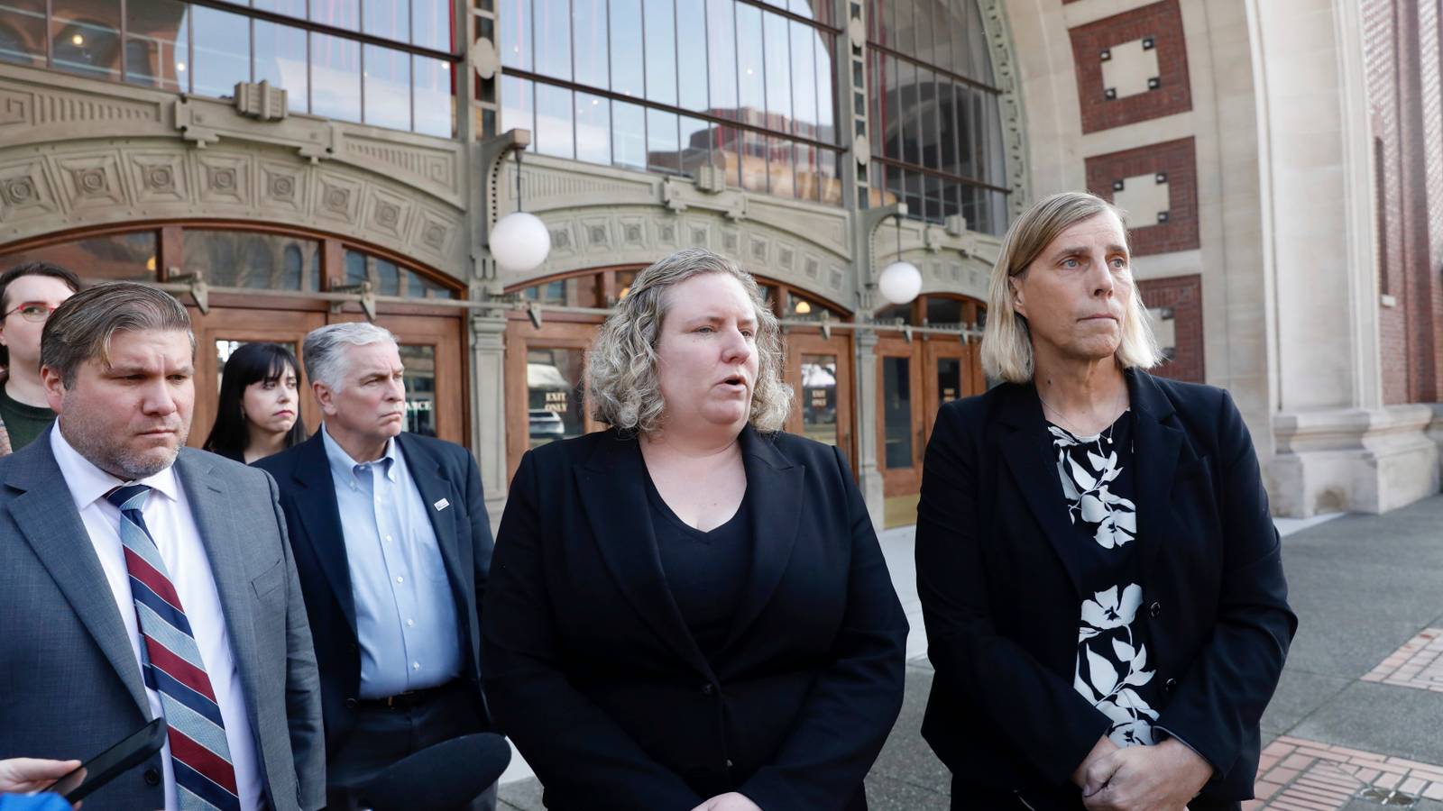 Ban on Transgender Troops Can Be Imposed During Lawsuits, Supreme Court ...