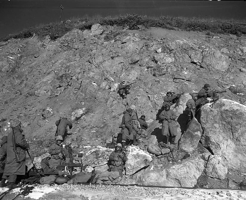 How 12 Chinese Divisions Failed to Destroy the 1st Marine Division at ...