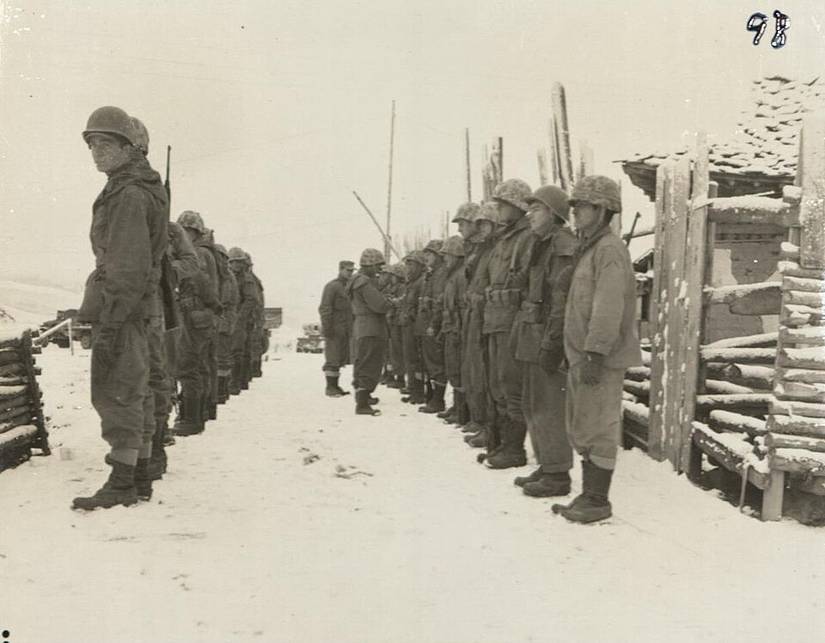 How 12 Chinese Divisions Failed to Destroy the 1st Marine Division at ...