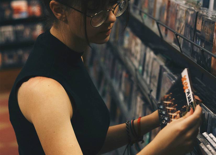 The Bookstore Boom Is Real: Why Physical Media Is Making a Comeback in 2026