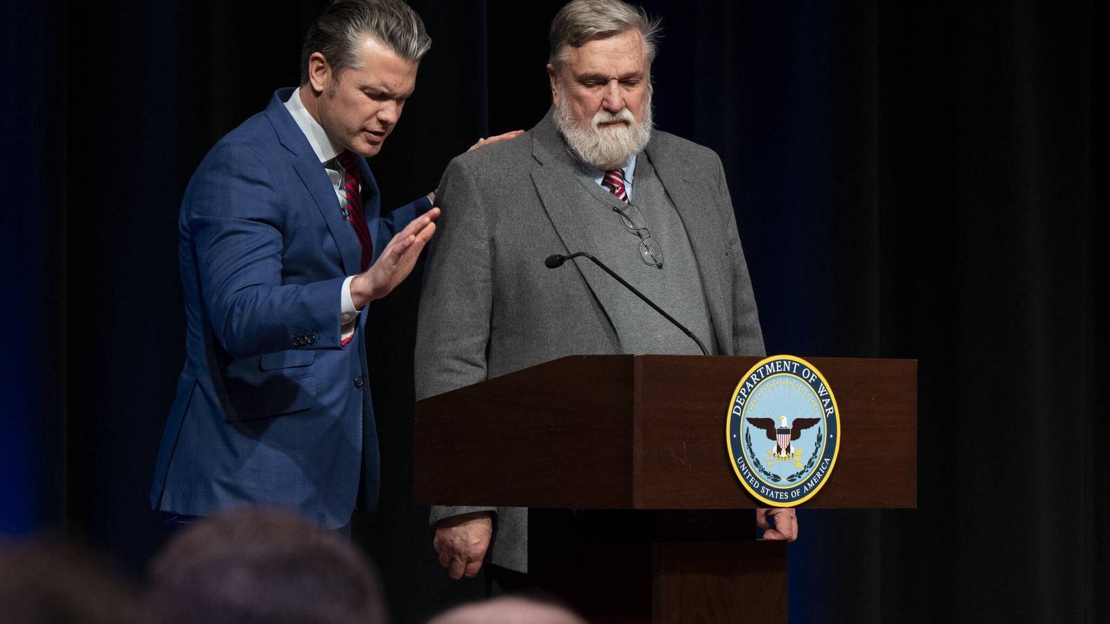 Who Is Doug Wilson? Pentagon Defends Pastor Who Led Christian Prayer ...