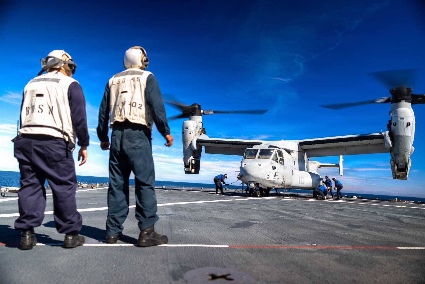 US Sends Another 2,500 Marines to Iran as Ground Option Emerges in War