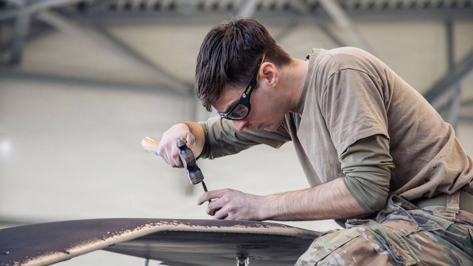 Here’s How Military Aircraft Mechanics Transition to Civilian Aviation Jobs