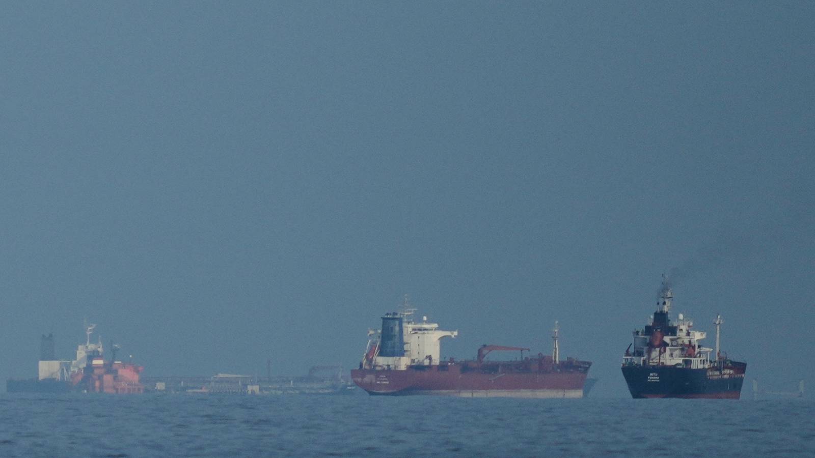 Iran Threatens Ports in Mideast as US Military Set to Impose Shipping ...