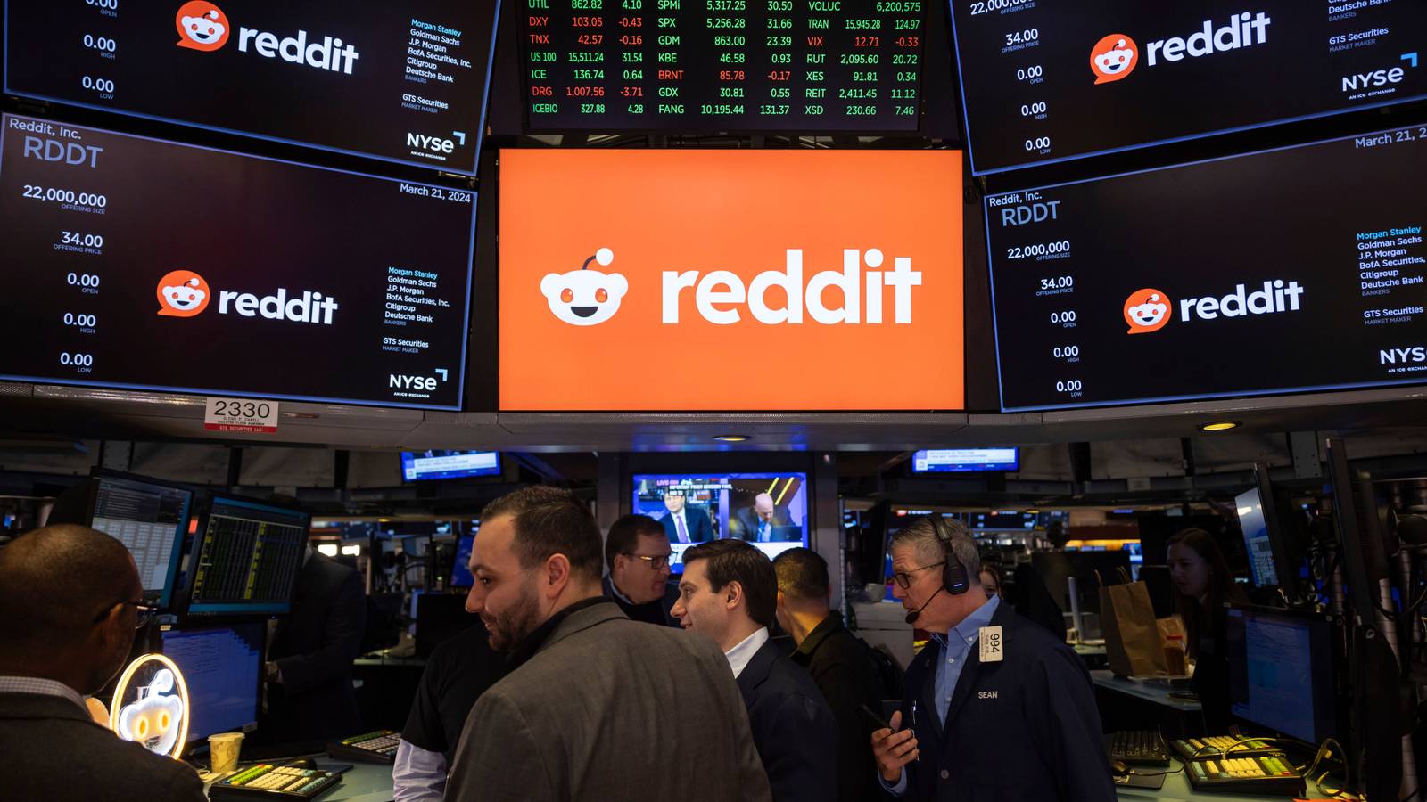 'Chilling Effect': Grand Jury May Expose Reddit User for ICE-Related ...