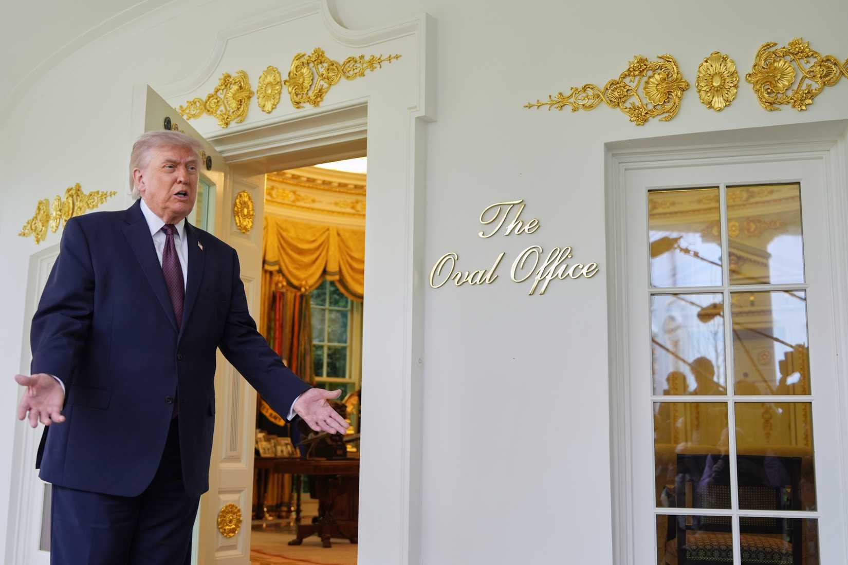 Trump Summons GOP FISA Holdouts as Spy Law Vote Stalls