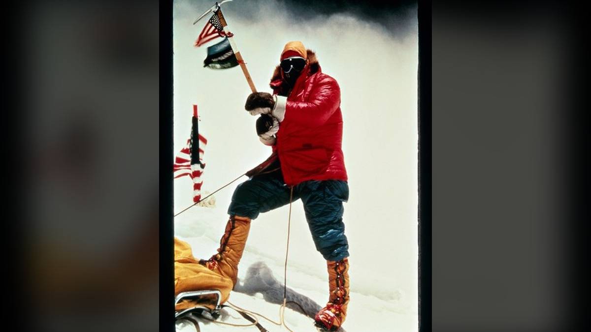 Remembering Army Veteran Jim Whittaker, First American to Climb Mount ...