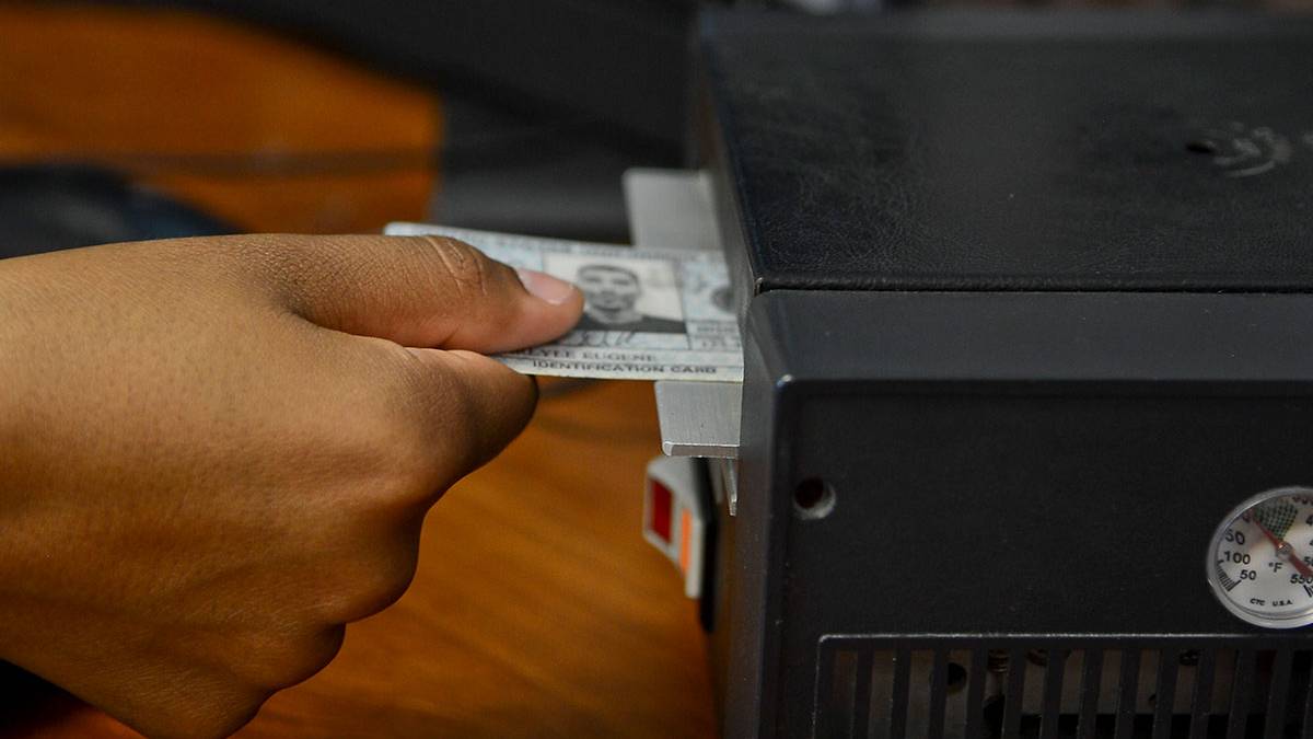 How to Replace a Dependent ID Card After the Retiree Dies