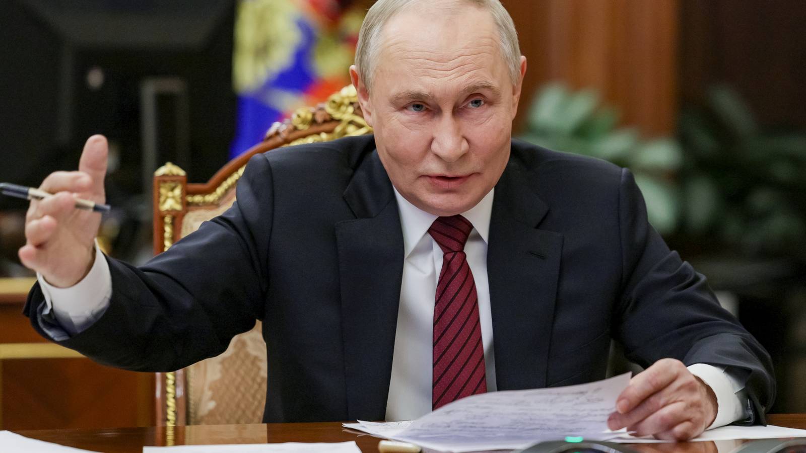 Kremlin Official Says Russian Police and National Guard to Stay in ...