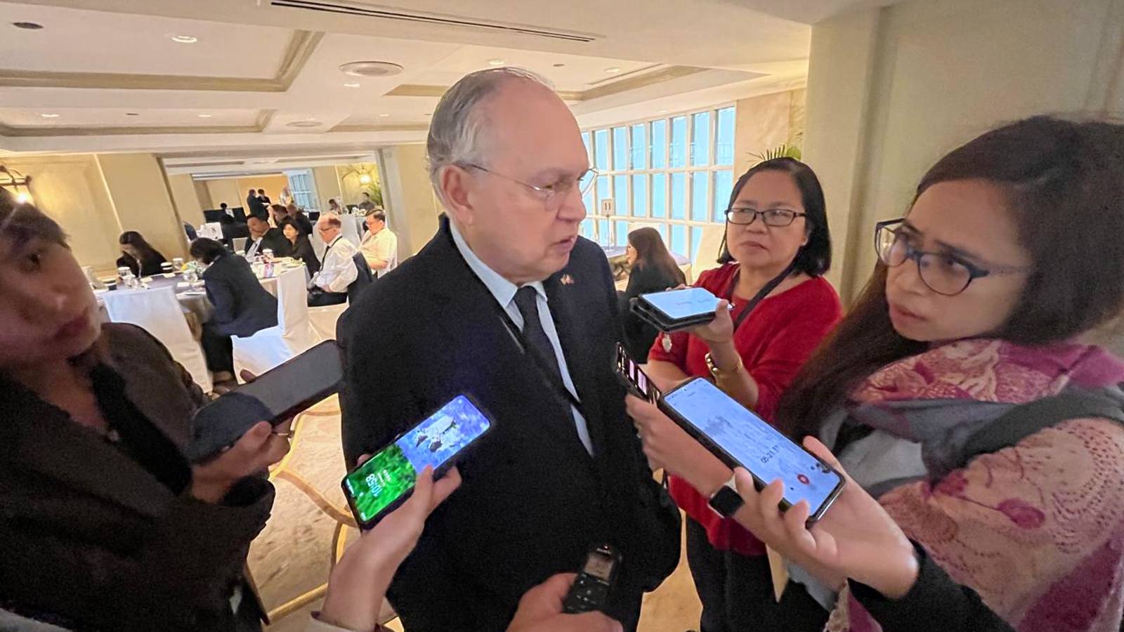 US Won't Abandon the Philippines in Fighting China's Assertiveness at ...