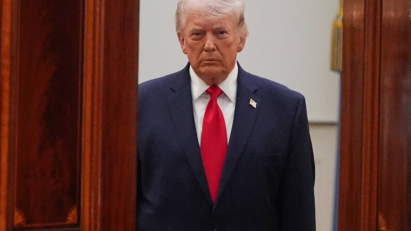 Trump's Go-it-Alone Certainty Confronts the Uncertainties of War