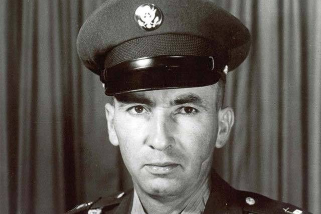MoH Recipient Whose WWII Heroism Went 'Beyond Call of Duty' Dies